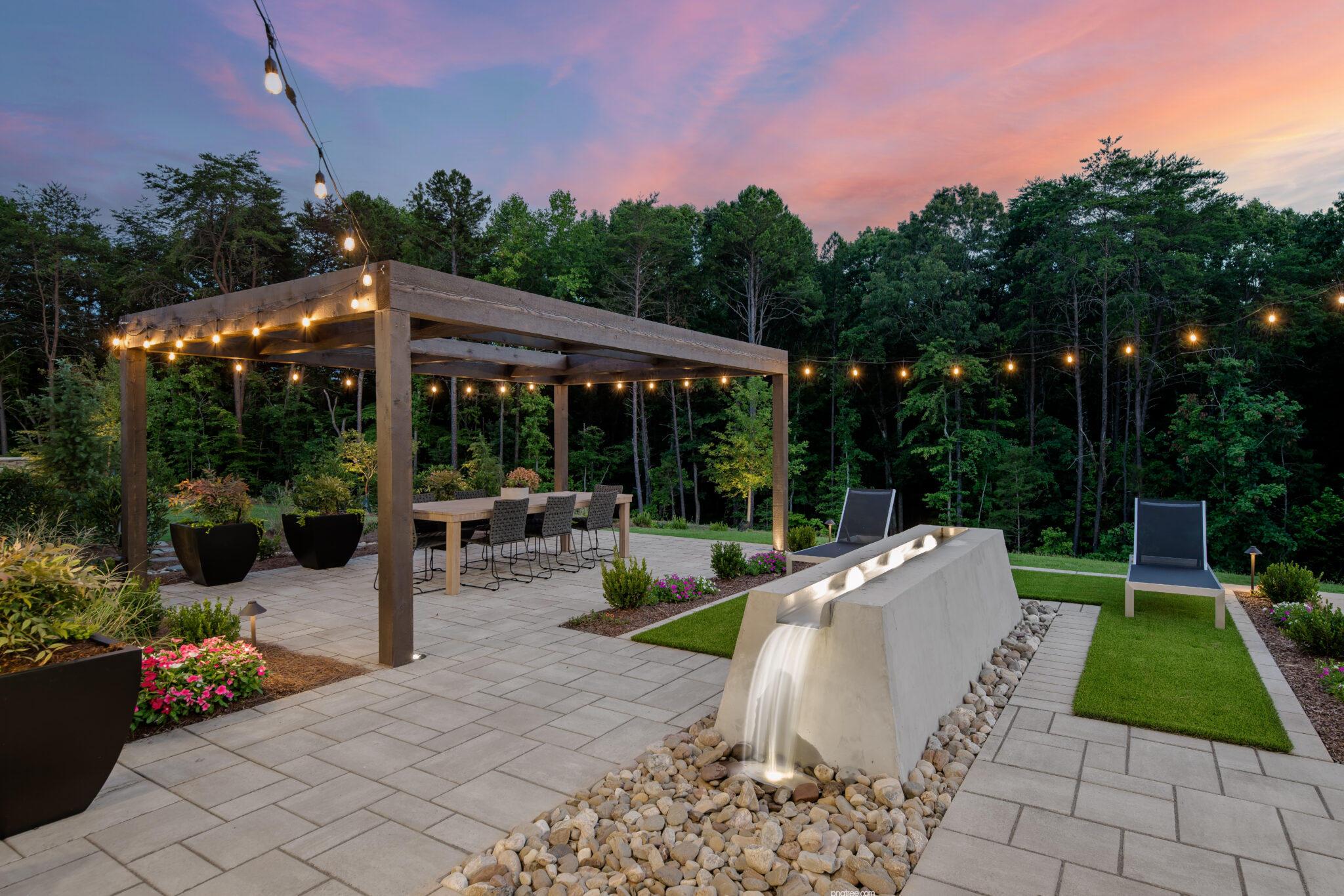 Creative Environments: Luxury Landscaping & Pools in Arizona